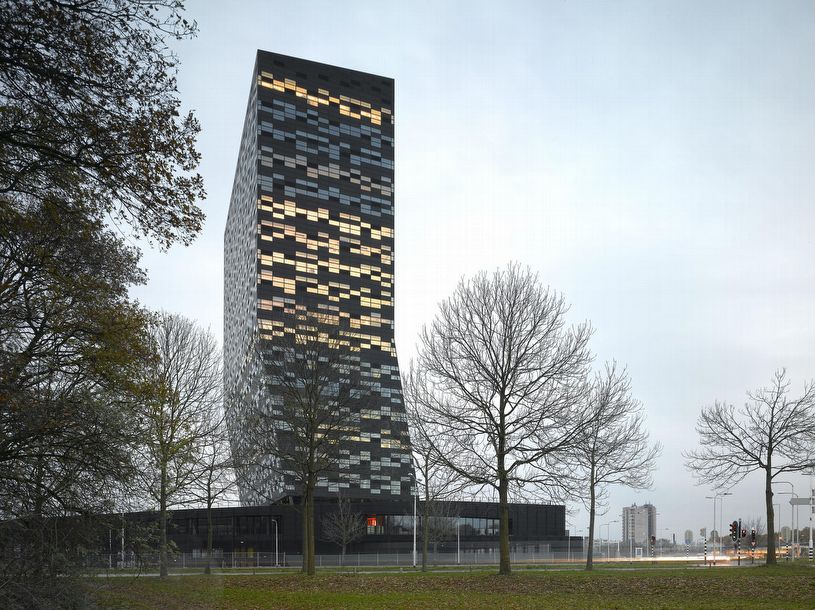 52 Degrees | Architectuul